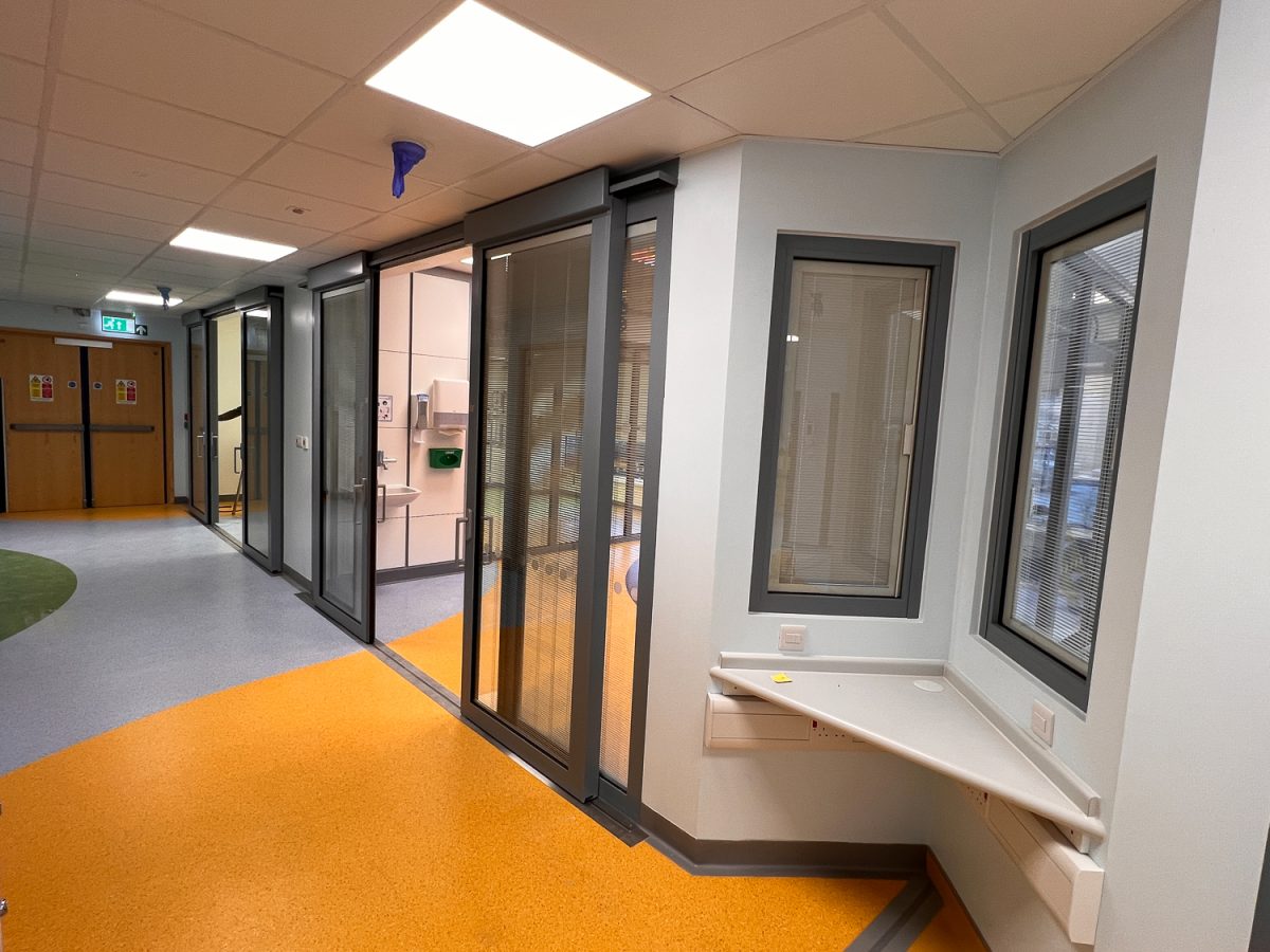University Hospital Southampton PICU - Between Glass Blinds